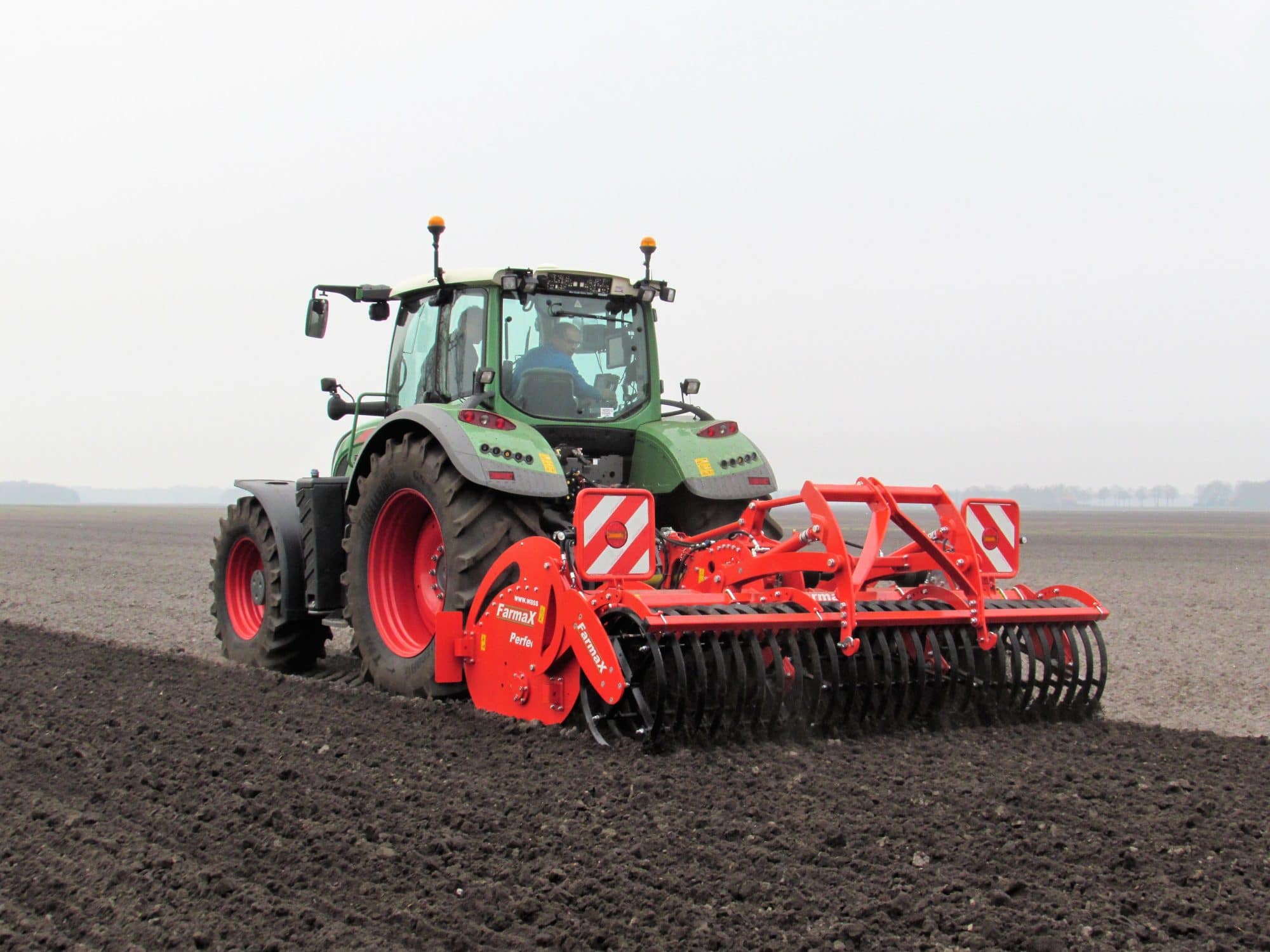 Farmax Spitmachines » Hoogwaardige grondbewerking machines